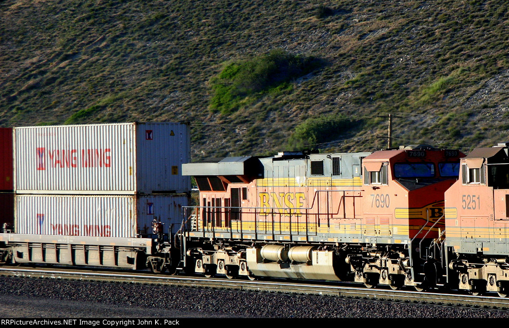 BNSF 7690